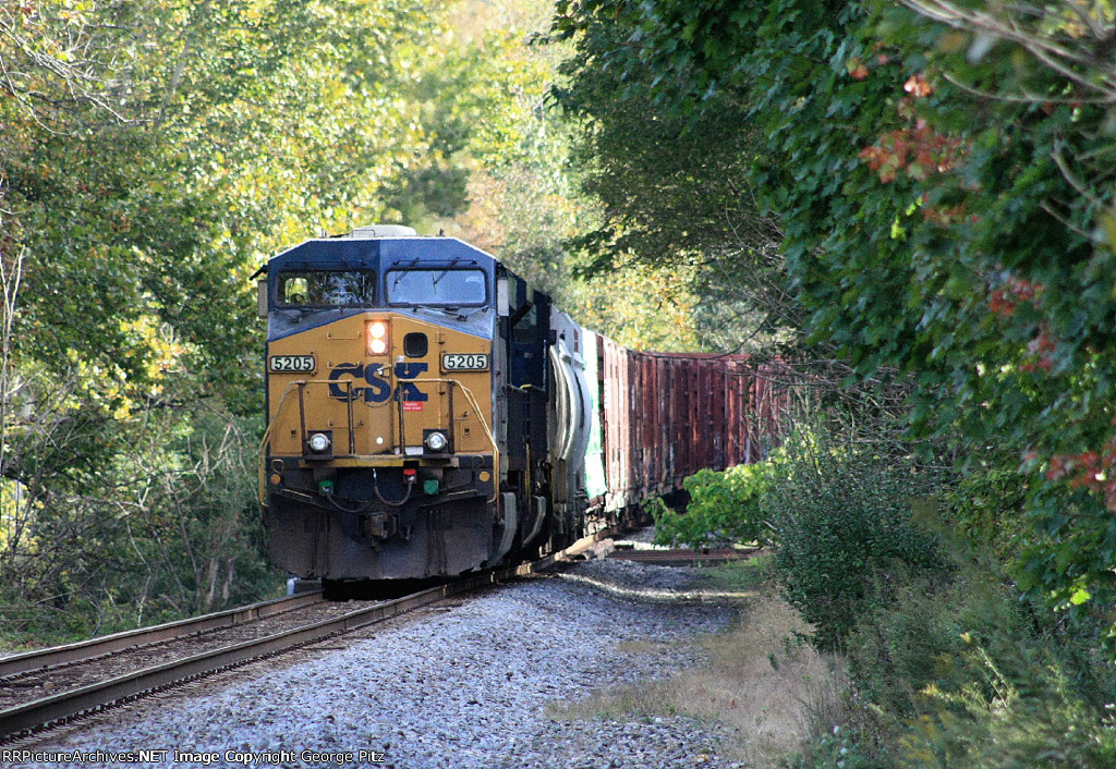 CSX 5205 and train Q439